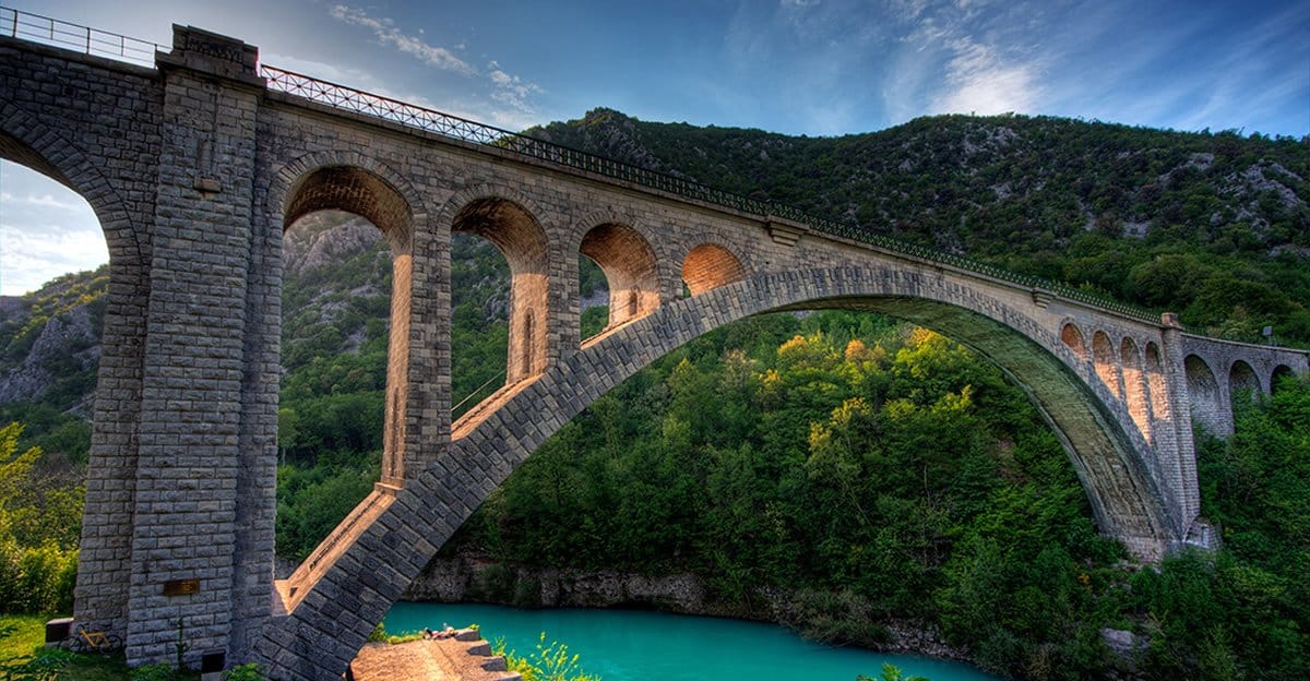 40 Enchanting Bridges That Will Amazingly Transport You To Different ...