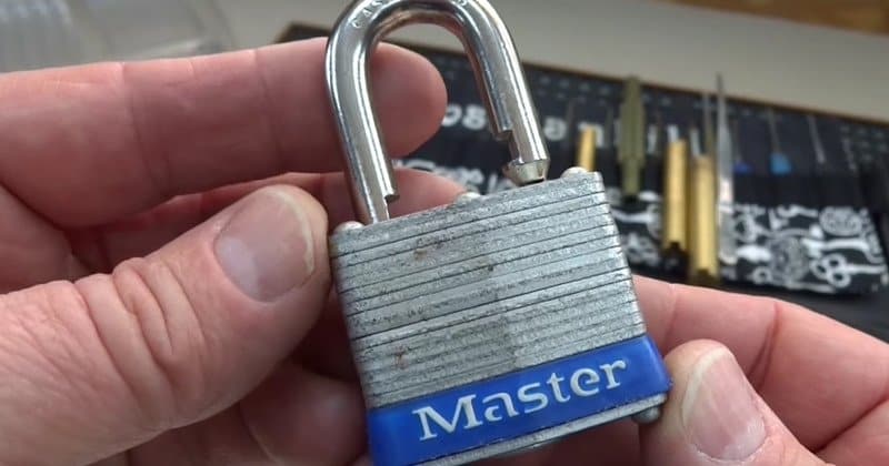 How To Open A Master Lock In 3 Simple Ways - Elite Readers