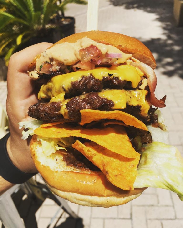 9 of the Craziest Burger Combinations EVER – Elite Readers