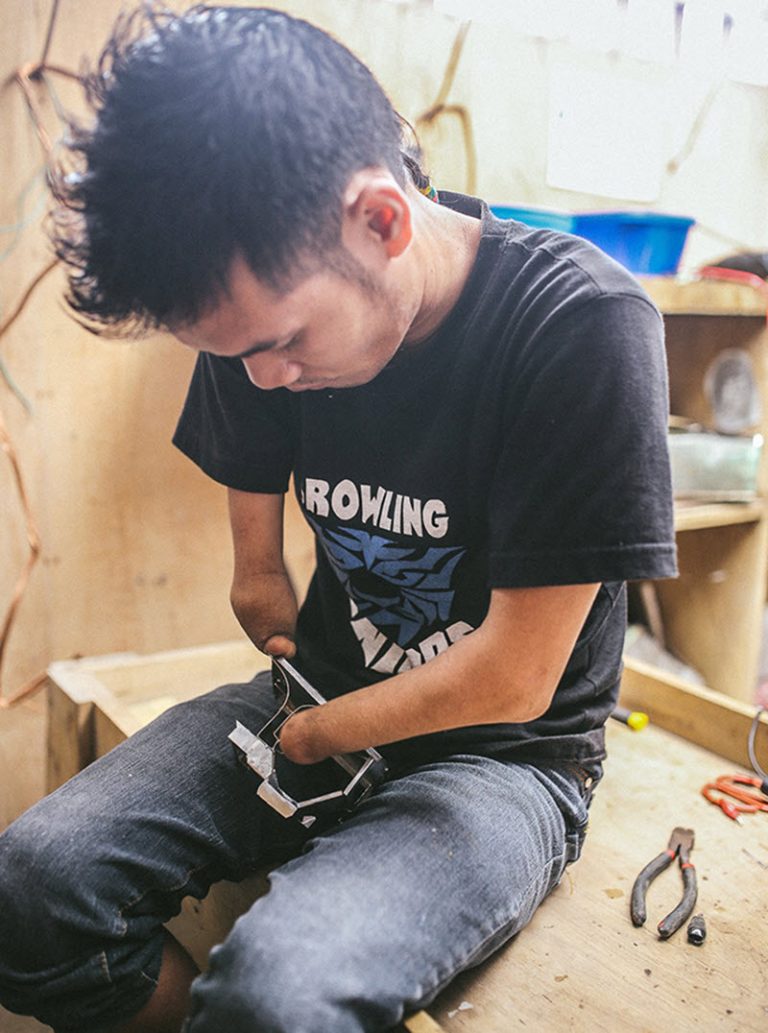 Man Without Hands Creates The Most Awesome Miniature Tricycles Ever ...