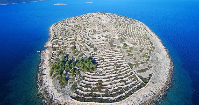 Tiny Island in Croatia Looks Like A Giant Fingerprint – Elite Readers