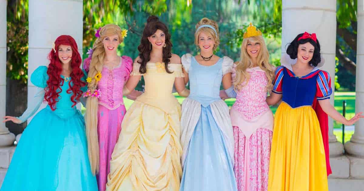 Family Offering £40,000 for Nanny Who Will Dress Up As Disney Princess ...